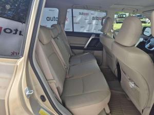 Dzeltens Toyota Land Cruiser 2012 Viļņa, ar dzinēja tilpumu 2.98 L un nobraukumu 58 tūkst. km par 28500 €, foto 7 vietnē AUTOMOTO.COM.LV