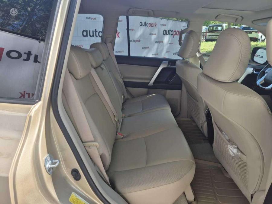 Dzeltens Toyota Land Cruiser 2012 Viļņa, ar dzinēja tilpumu 2.98 L un nobraukumu 58 tūkst. km par 28500 €, foto 7 vietnē AUTOMOTO.COM.LV