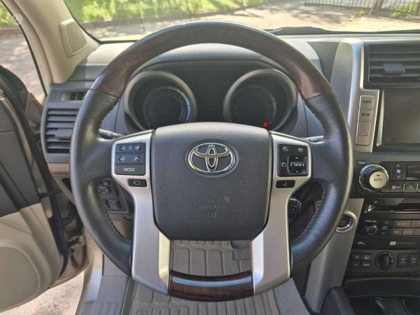 Dzeltens Toyota Land Cruiser 2012 Viļņa, ar dzinēja tilpumu 2.98 L un nobraukumu 58 tūkst. km par 28500 €, foto 10 vietnē AUTOMOTO.COM.LV