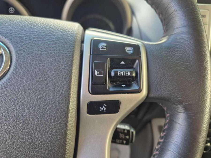 Dzeltens Toyota Land Cruiser 2012 Viļņa, ar dzinēja tilpumu 2.98 L un nobraukumu 58 tūkst. km par 28500 €, foto 12 vietnē AUTOMOTO.COM.LV