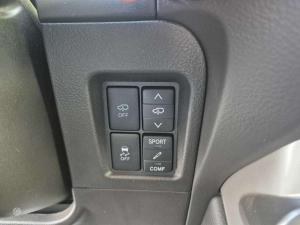 Dzeltens Toyota Land Cruiser 2012 Viļņa, ar dzinēja tilpumu 2.98 L un nobraukumu 58 tūkst. km par 28500 €, foto 23 vietnē AUTOMOTO.COM.LV