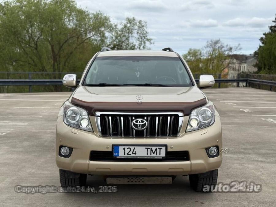 Dzeltens Toyota Land Cruiser 2013 Tartu, ar dzinēja tilpumu 3.00 L un nobraukumu 288 tūkst. km par 22590 €, foto 3 vietnē AUTOMOTO.COM.LV