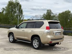 Dzeltens Toyota Land Cruiser 2013 Tartu, ar dzinēja tilpumu 3.00 L un nobraukumu 288 tūkst. km par 22590 €, foto 7 vietnē AUTOMOTO.COM.LV