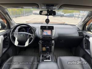 Dzeltens Toyota Land Cruiser 2013 Tartu, ar dzinēja tilpumu 3.00 L un nobraukumu 288 tūkst. km par 22590 €, foto 12 vietnē AUTOMOTO.COM.LV