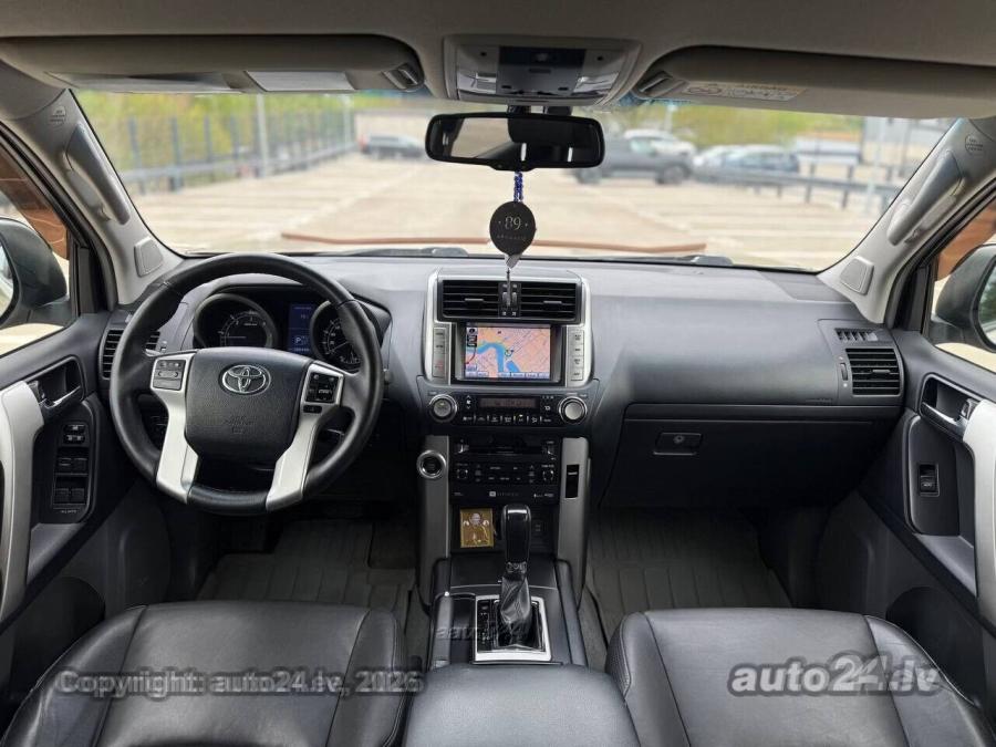 Dzeltens Toyota Land Cruiser 2013 Tartu, ar dzinēja tilpumu 3.00 L un nobraukumu 288 tūkst. km par 22590 €, foto 12 vietnē AUTOMOTO.COM.LV