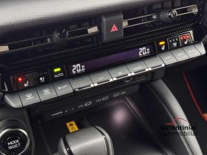 Yellow Toyota Land Cruiser 2024 in Vilnius, with an engine capacity of 2.75 L and mileage of 45 thousand km for 79950 €, photo 25 on AUTOMOTO.COM.LV