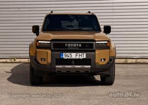 Dzeltens Toyota Land Cruiser 2024 Tallina, ar dzinēja tilpumu 2.80 L un nobraukumu 31 tūkst. km par 69000 €, foto  vietnē AUTOMOTO.COM.LV