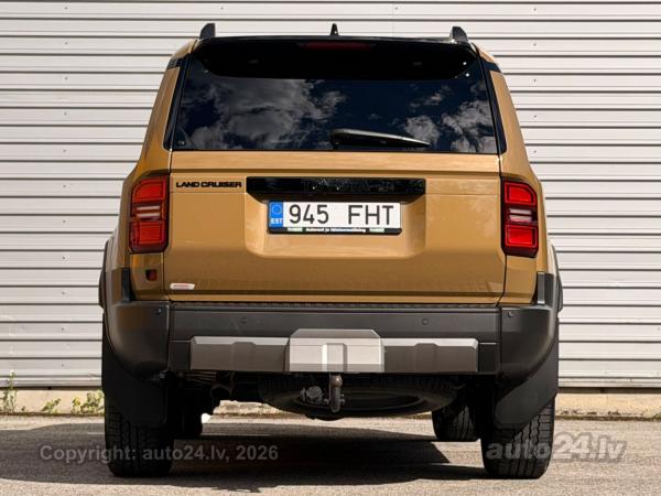 Yellow Toyota Land Cruiser 2024 in Tallinn, with an engine capacity of 2.80 L and mileage of 31 thousand km for 69000 €, photo 5 on AUTOMOTO.COM.LV