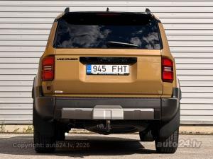 Dzeltens Toyota Land Cruiser 2024 Tallina, ar dzinēja tilpumu 2.80 L un nobraukumu 31 tūkst. km par 69000 €, foto 6 vietnē AUTOMOTO.COM.LV