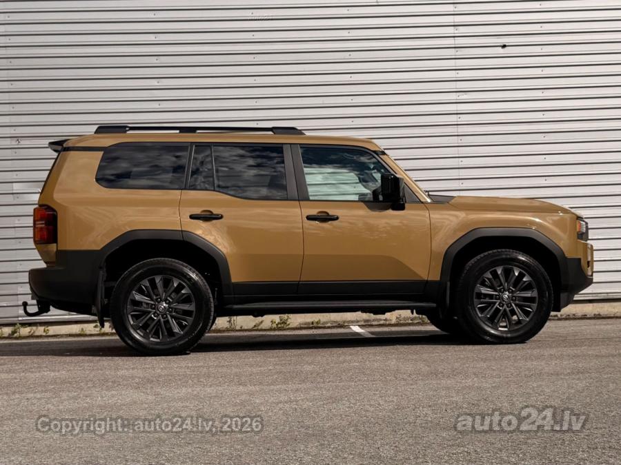 Dzeltens Toyota Land Cruiser 2024 Tallina, ar dzinēja tilpumu 2.80 L un nobraukumu 31 tūkst. km par 69000 €, foto 8 vietnē AUTOMOTO.COM.LV