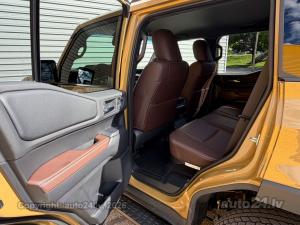 Dzeltens Toyota Land Cruiser 2024 Tallina, ar dzinēja tilpumu 2.80 L un nobraukumu 31 tūkst. km par 69000 €, foto 13 vietnē AUTOMOTO.COM.LV