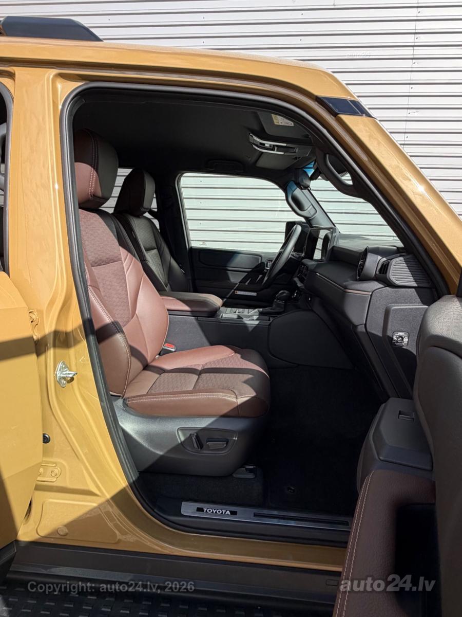 Dzeltens Toyota Land Cruiser 2024 Tallina, ar dzinēja tilpumu 2.80 L un nobraukumu 31 tūkst. km par 69000 €, foto 14 vietnē AUTOMOTO.COM.LV