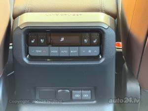 Dzeltens Toyota Land Cruiser 2024 Tallina, ar dzinēja tilpumu 2.80 L un nobraukumu 31 tūkst. km par 69000 €, foto 15 vietnē AUTOMOTO.COM.LV