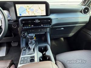 Dzeltens Toyota Land Cruiser 2024 Tallina, ar dzinēja tilpumu 2.80 L un nobraukumu 31 tūkst. km par 69000 €, foto 17 vietnē AUTOMOTO.COM.LV