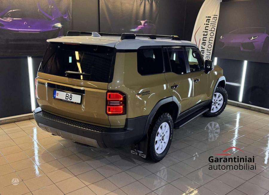 Yellow Toyota Land Cruiser 2024 in Vilnius, with an engine capacity of 2.80 L and mileage of 46 thousand km for 79000 €, photo 3 on AUTOMOTO.COM.LV