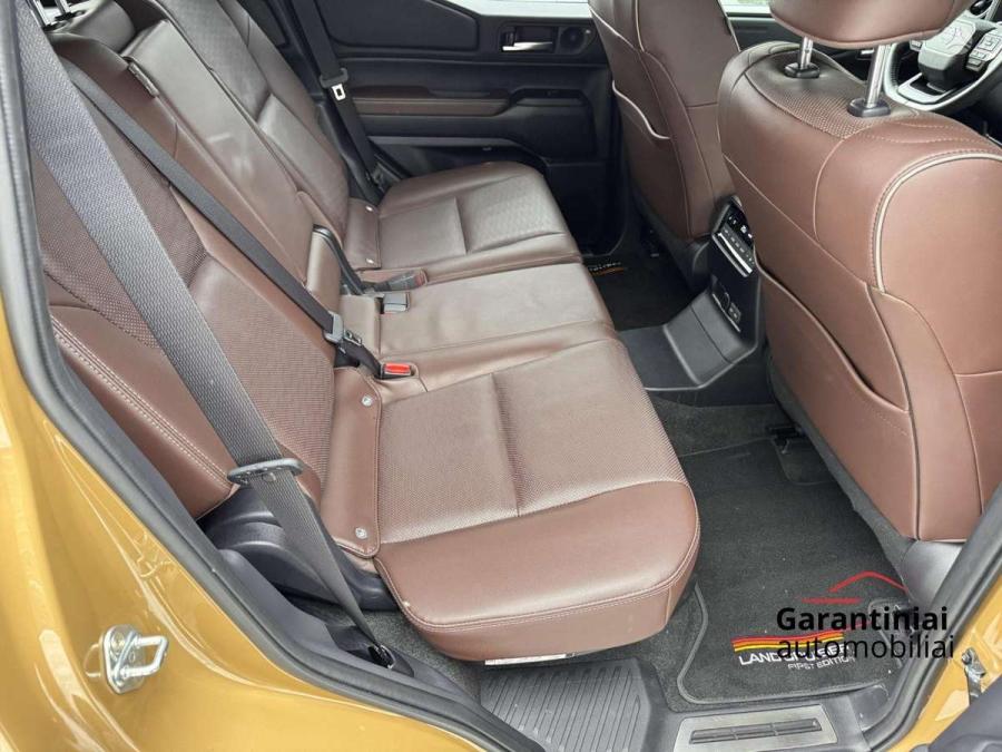 Yellow Toyota Land Cruiser 2024 in Vilnius, with an engine capacity of 2.80 L and mileage of 46 thousand km for 79000 €, photo 11 on AUTOMOTO.COM.LV