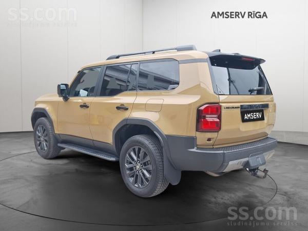 Yellow Toyota Land Cruiser 2025 in Riga, with an engine capacity of 2.80 L and mileage of 33 thousand km for 79900 €, photo 4 on AUTOMOTO.COM.LV