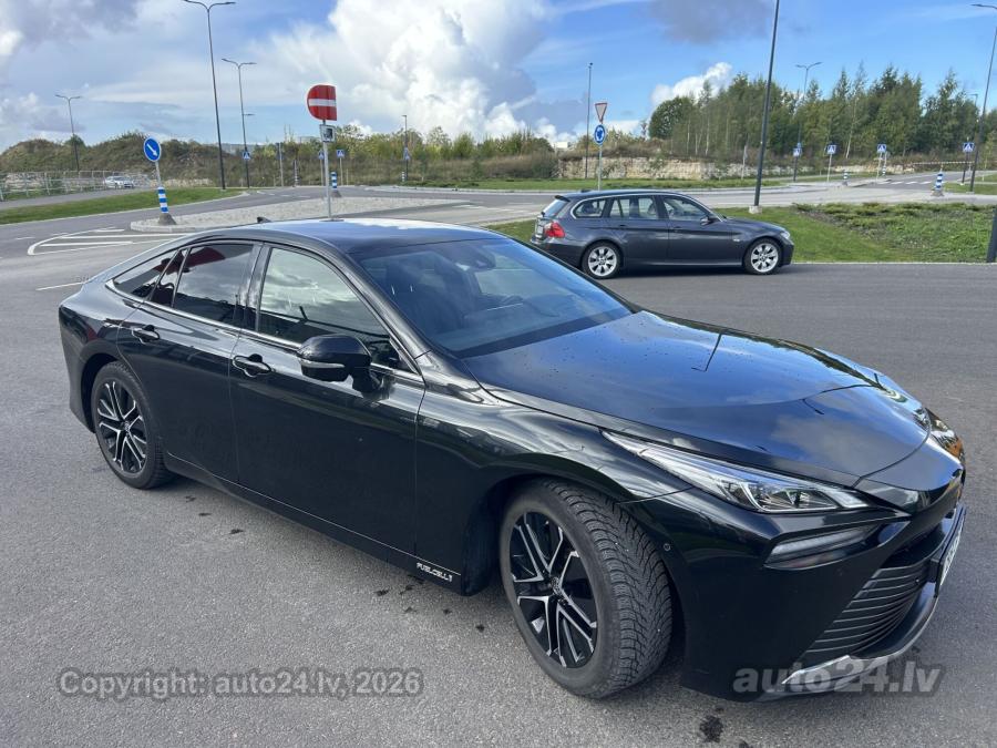 Melns Toyota Mirai 2021 Tallina, ar dzinēja tilpumu 0.00 L un nobraukumu 50 tūkst. km par 17950 €, foto 1 vietnē AUTOMOTO.COM.LV