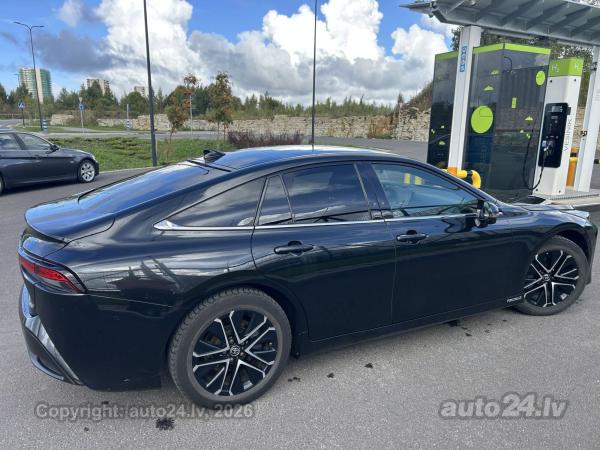 Toyota Mirai 2021 in Tallinn on AUTOMOTO.COM.LV Black Toyota Mirai 2021 in Tallinn, with an engine capacity of 0.00 L and mileage of 50 thousand km for 17950 €, photo 3 on AUTOMOTO.COM.LV