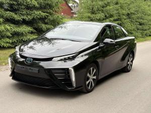 Черный Тойота Mirai 2023 в Пренай, объемом двигателя 0.00 л и пробегом 19 тыс. км за 15000 €, фото  на AUTOMOTO.COM.LV