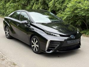 Черный Тойота Mirai 2023 в Пренай, объемом двигателя 0.00 л и пробегом 19 тыс. км за 15000 €, фото 3 на AUTOMOTO.COM.LV
