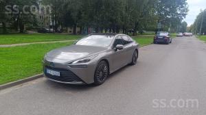 Grey Toyota Mirai 2022 in Riga, with an engine capacity of 0.00 L and mileage of 102 thousand km for 19900 €, photo 2 on AUTOMOTO.COM.LV