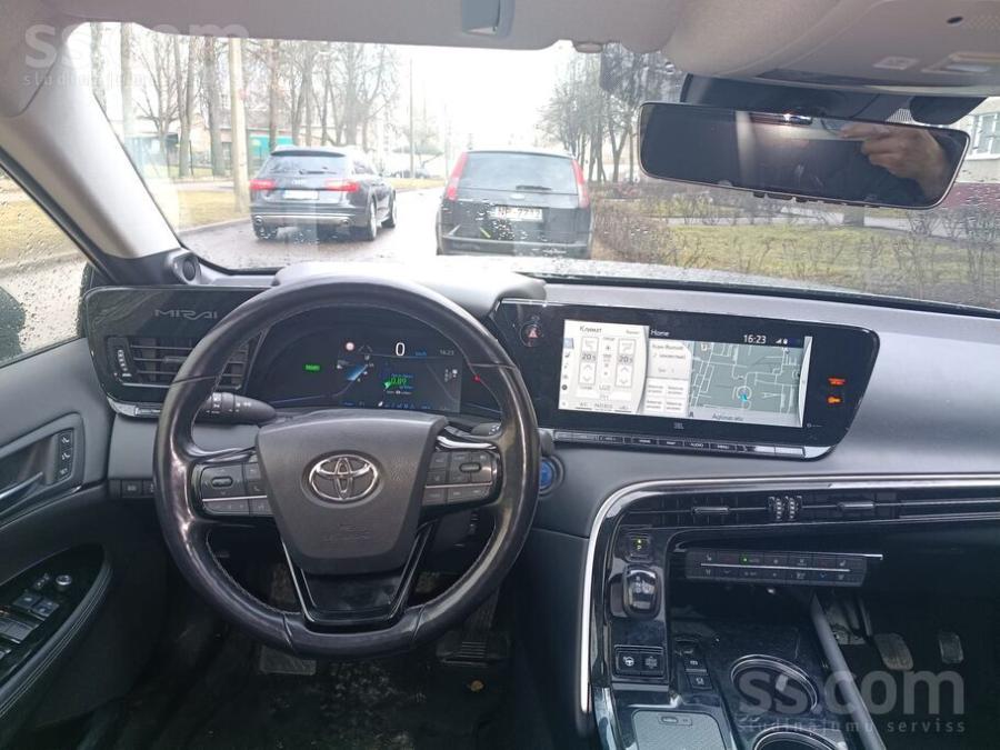 Grey Toyota Mirai 2022 in Riga, with an engine capacity of 0.00 L and mileage of 102 thousand km for 19900 €, photo 15 on AUTOMOTO.COM.LV