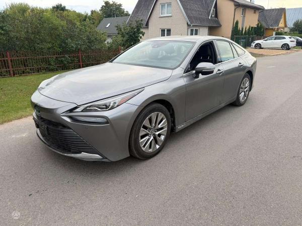 Grey Toyota Mirai 2023 in Kaunas, with an engine capacity of 0.00 L and mileage of 67 thousand km for 12500 €, photo 3 on AUTOMOTO.COM.LV