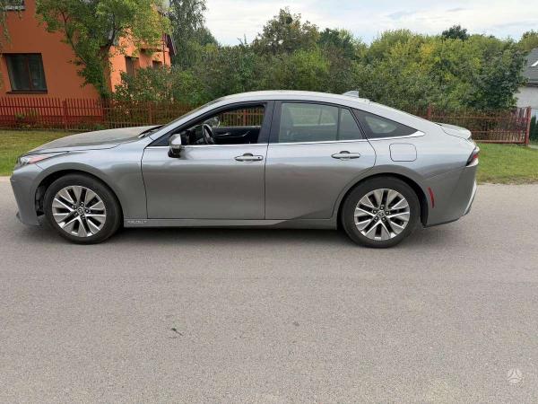 Grey Toyota Mirai 2023 in Kaunas, with an engine capacity of 0.00 L and mileage of 67 thousand km for 12500 €, photo 5 on AUTOMOTO.COM.LV