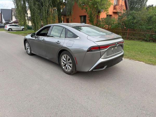 Grey Toyota Mirai 2023 in Kaunas, with an engine capacity of 0.00 L and mileage of 67 thousand km for 12500 €, photo 6 on AUTOMOTO.COM.LV