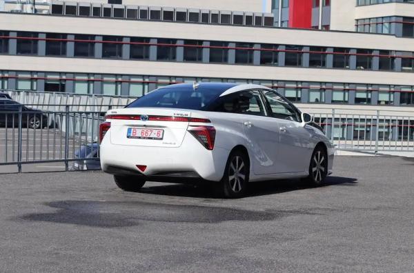 Toyota Mirai 2020 in Riga, with an engine capacity of 0.00 L and mileage of 49 thousand km for 6980 €, photo 6 on AUTOMOTO.COM.LV