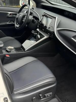 Toyota Mirai 2020 in Riga, with an engine capacity of 0.00 L and mileage of 49 thousand km for 6980 €, photo 12 on AUTOMOTO.COM.LV