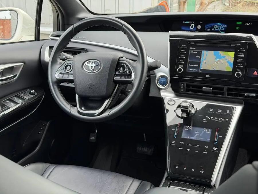 Toyota Mirai 2020 in Riga, with an engine capacity of 0.00 L and mileage of 49 thousand km for 6980 €, photo 16 on AUTOMOTO.COM.LV