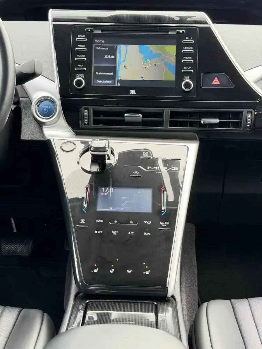 Toyota Mirai 2020 in Riga, with an engine capacity of 0.00 L and mileage of 49 thousand km for 6980 €, photo 17 on AUTOMOTO.COM.LV