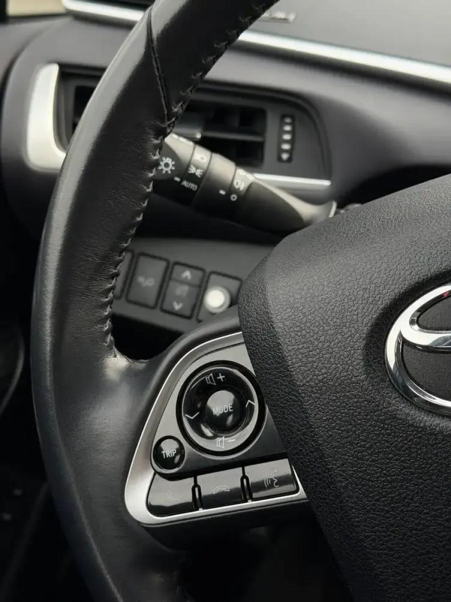 Toyota Mirai 2020 in Riga, with an engine capacity of 0.00 L and mileage of 49 thousand km for 6980 €, photo 20 on AUTOMOTO.COM.LV