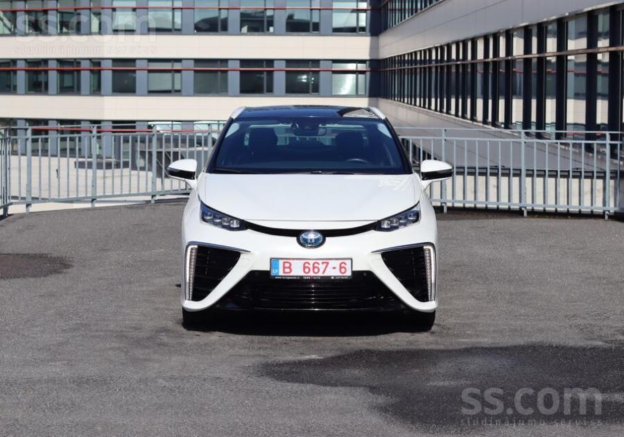 White Toyota Mirai 2020 in Riga, with an engine capacity of 0.00 L and mileage of 49 thousand km for 6980 €, photo 3 on AUTOMOTO.COM.LV