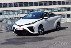 White Toyota Mirai 2020 in Riga, with an engine capacity of 0.00 L and mileage of 49 thousand km for 6980 €, photo 4 on AUTOMOTO.COM.LV