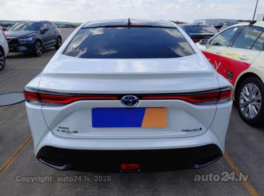 White Toyota Mirai 2022 in Tallinn, with an engine capacity of 0.00 L and mileage of 12 thousand km for 16995 €, photo 5 on AUTOMOTO.COM.LV