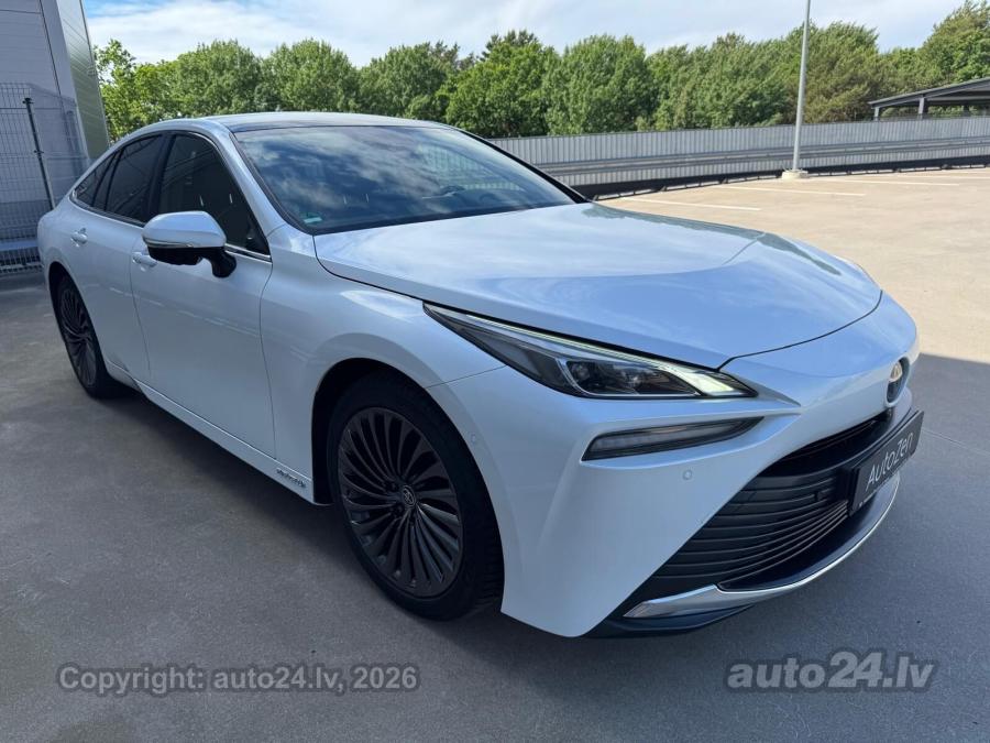 Белый Тойота Mirai 2022 в Таллин, объемом двигателя 0.00 л и пробегом 12 тыс. км за 16995 €, фото 4 на AUTOMOTO.COM.LV