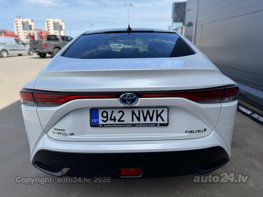 Белый Тойота Mirai 2022 в Таллин, объемом двигателя 0.00 л и пробегом 12 тыс. км за 16995 €, фото 7 на AUTOMOTO.COM.LV