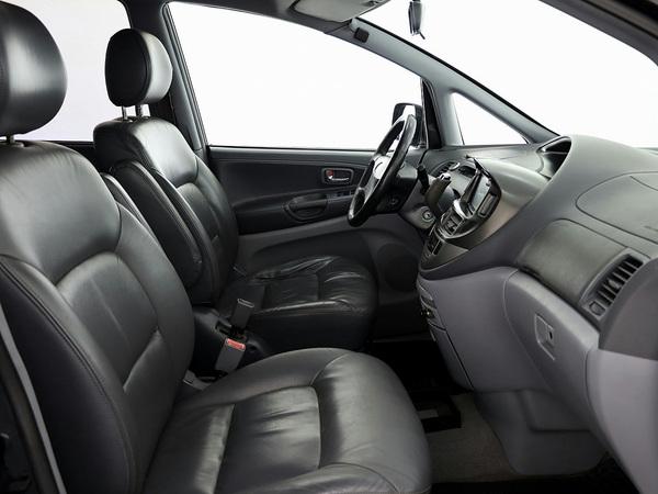 Melns Toyota Previa 2003 Tallina, ar dzinēja tilpumu 2.40 L un nobraukumu 283 tūkst. km par 1099 €, foto 6 vietnē AUTOMOTO.COM.LV