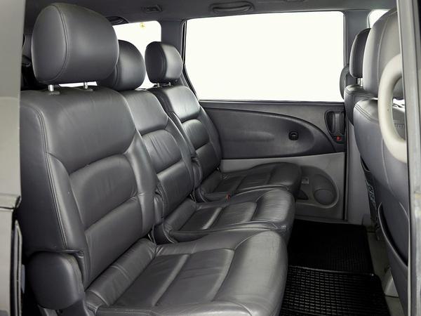 Melns Toyota Previa 2003 Tallina, ar dzinēja tilpumu 2.40 L un nobraukumu 283 tūkst. km par 1099 €, foto 7 vietnē AUTOMOTO.COM.LV