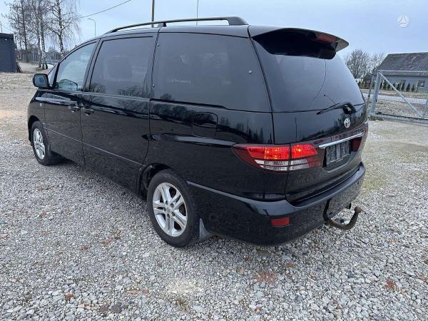 Black Toyota Previa 2004 in Valga, with an engine capacity of 2.40 L and mileage of 290 thousand km for 2600 €, photo 4 on AUTOMOTO.COM.LV