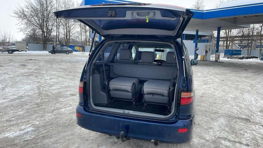 Zils Toyota Previa 2002 Marijampole, ar dzinēja tilpumu 2.36 L un nobraukumu 300 tūkst. km par 2250 €, foto 10 vietnē AUTOMOTO.COM.LV