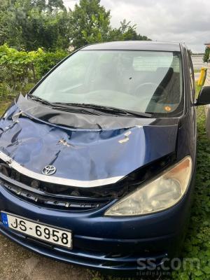 Zils Toyota Previa 2002 Rīga, ar dzinēja tilpumu 2.00 L un nobraukumu 400 tūkst. km par 750 €, foto 3 vietnē AUTOMOTO.COM.LV