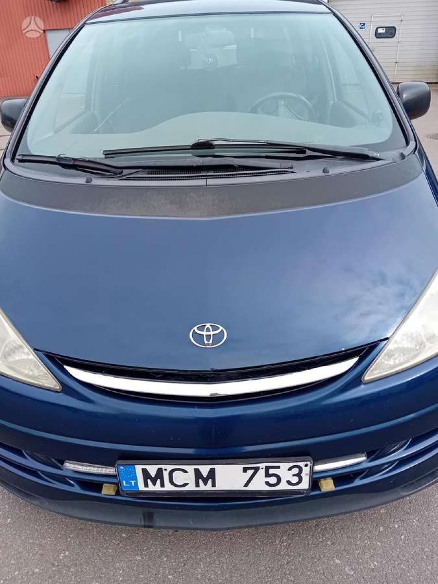 Blue Toyota Previa 2002 in Klaipeda, with an engine capacity of 2.40 L and mileage of 337 thousand km for 3350 €, photo 1 on AUTOMOTO.COM.LV