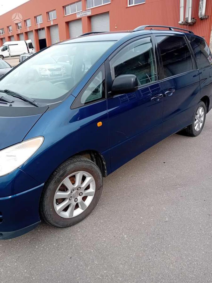 Blue Toyota Previa 2002 in Klaipeda, with an engine capacity of 2.40 L and mileage of 337 thousand km for 3350 €, photo 3 on AUTOMOTO.COM.LV