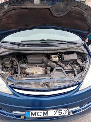 Blue Toyota Previa 2002 in Klaipeda, with an engine capacity of 2.40 L and mileage of 337 thousand km for 3350 €, photo 8 on AUTOMOTO.COM.LV