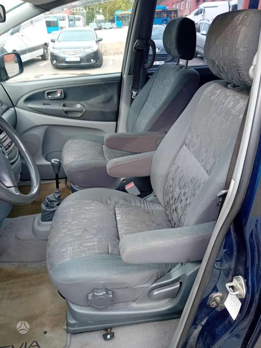 Blue Toyota Previa 2002 in Klaipeda, with an engine capacity of 2.40 L and mileage of 337 thousand km for 3350 €, photo 11 on AUTOMOTO.COM.LV