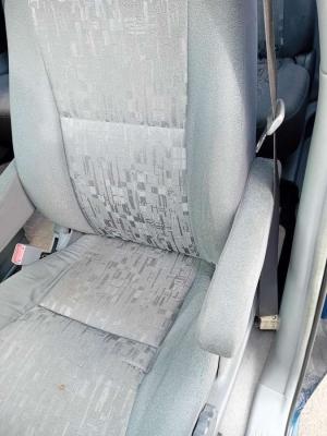 Blue Toyota Previa 2002 in Klaipeda, with an engine capacity of 2.40 L and mileage of 337 thousand km for 3350 €, photo 12 on AUTOMOTO.COM.LV